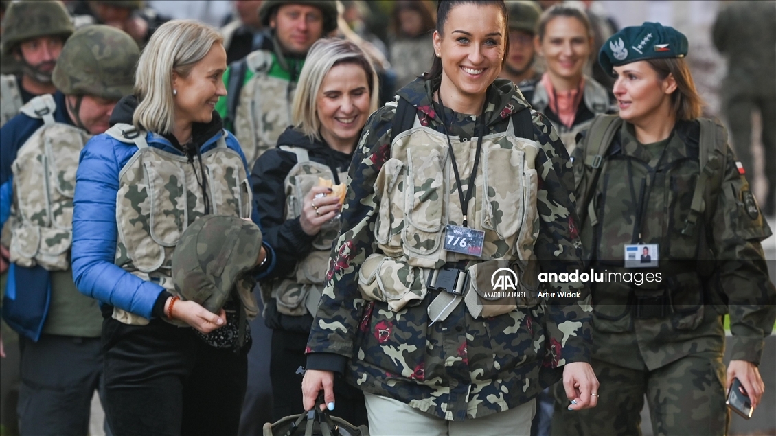 Polonya'da siviller askeri eğitim aldı - Anadolu Ajansı