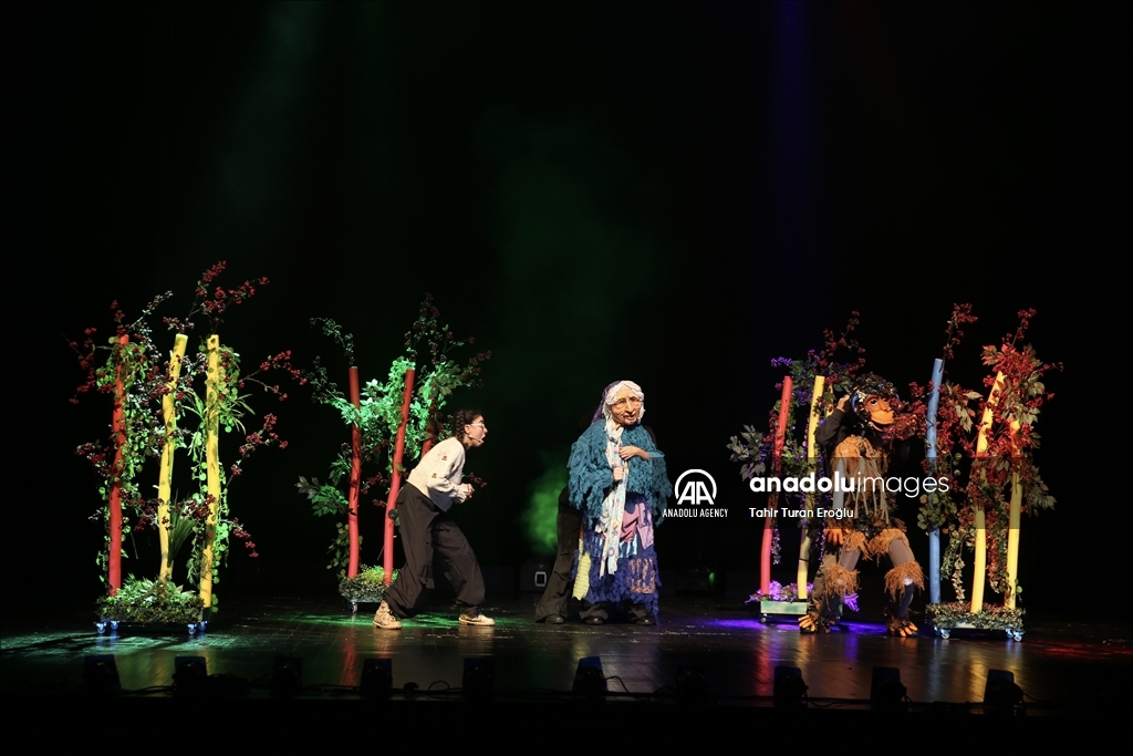 'Waste Atlas' musical with puppets made of recycled waste in Turkiye's ...