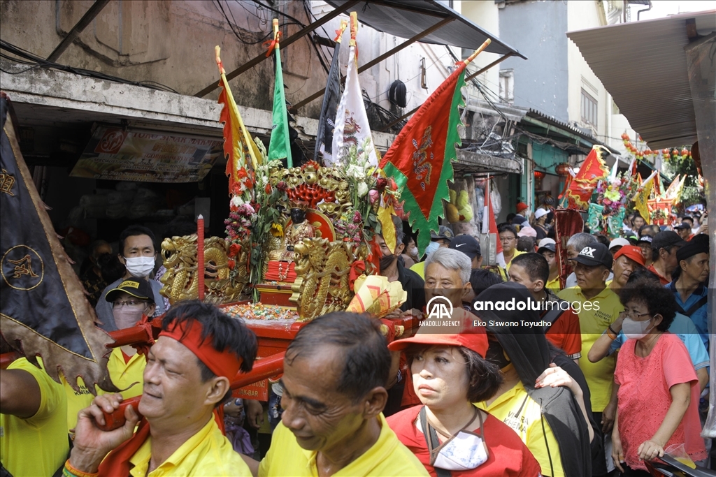 People participate in the Cap Go Meh cultural parade in Jakarta ...