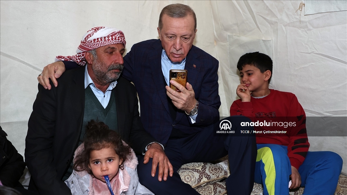 Cumhurbaşkanı Erdoğan, depremden etkilenen Şanlıurfa'da çadır kenti ...