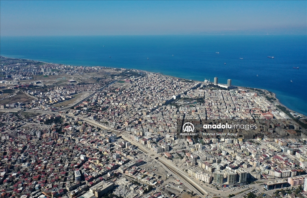 Depremin vurduğu İskenderun - Anadolu Ajansı