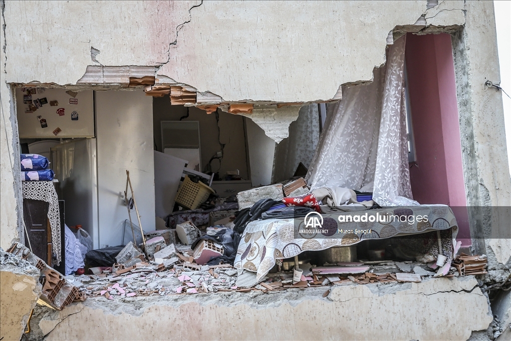 Aftermath of devastating Turkiye earthquakes: Shattered dreams inside ...