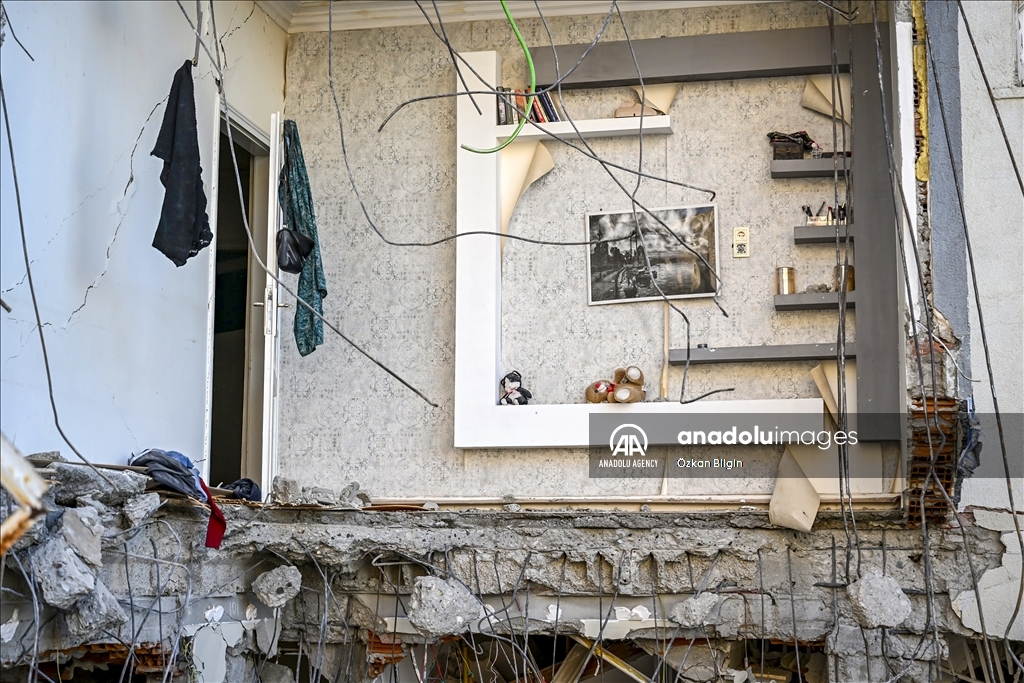 Aftermath of devastating Turkiye earthquakes: Shattered dreams inside ...