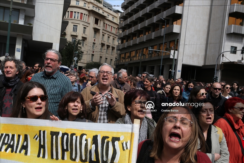 Greek police intervene in protest for those who lost their lives in ...