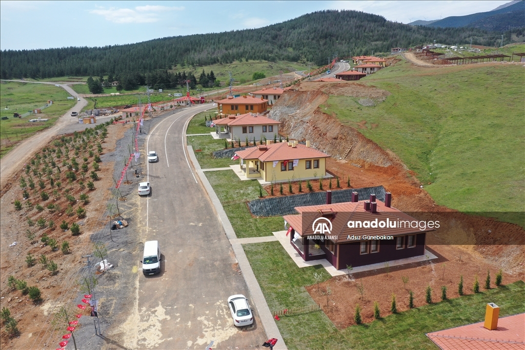 Nurdağı'nda köy tipi kalıcı afet konutlarına depremzedeler yerleşmeye başladı - Anadolu Ajansı