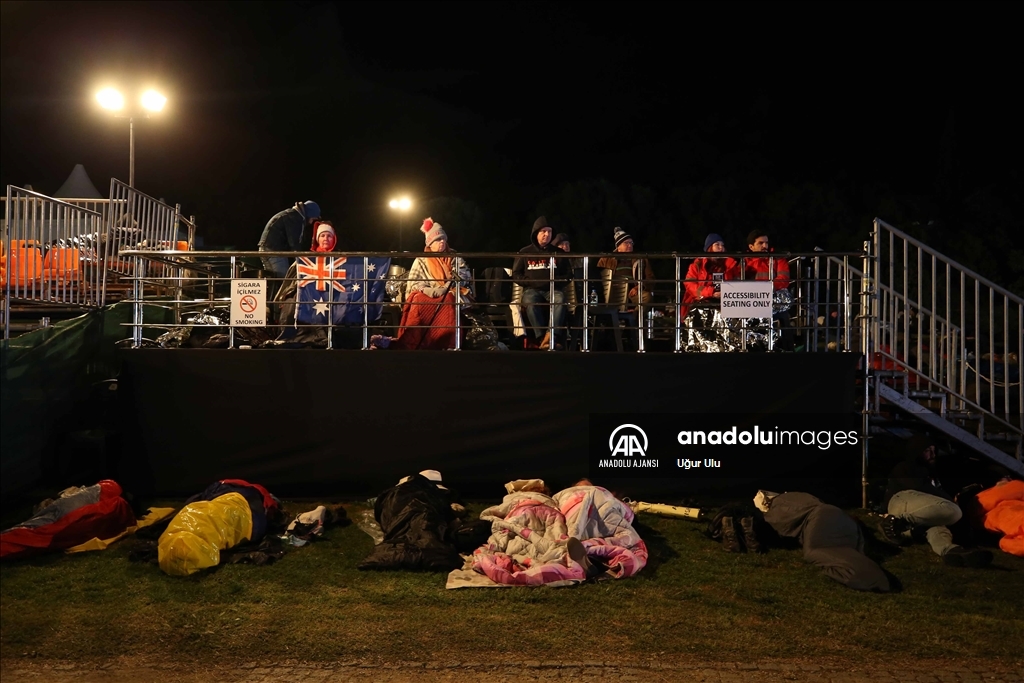 Anzak Koyu'nda geleneksel "Şafak Ayini" yapıldı - Anadolu Ajansı