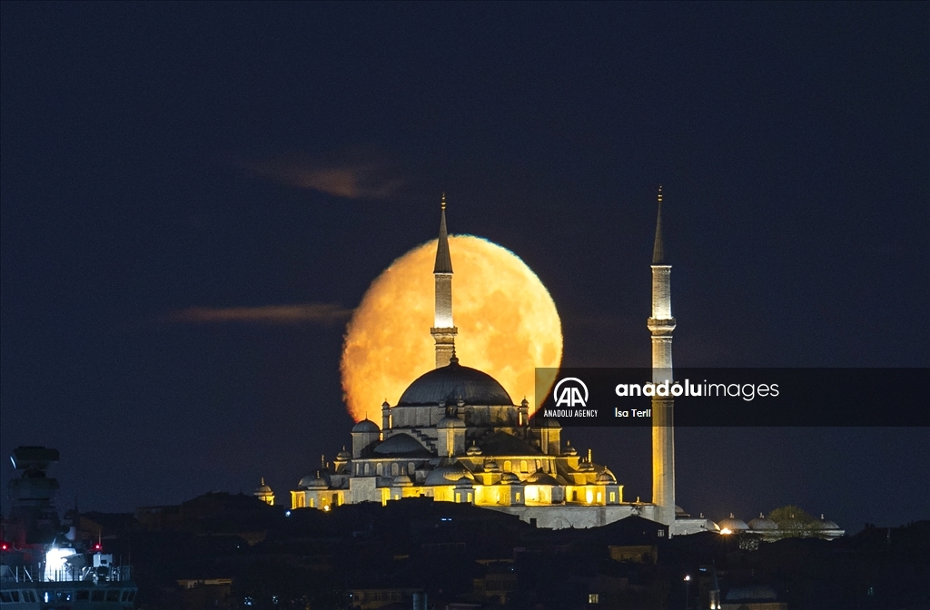 Full Moon appears over Istanbul - Anadolu Ajansı