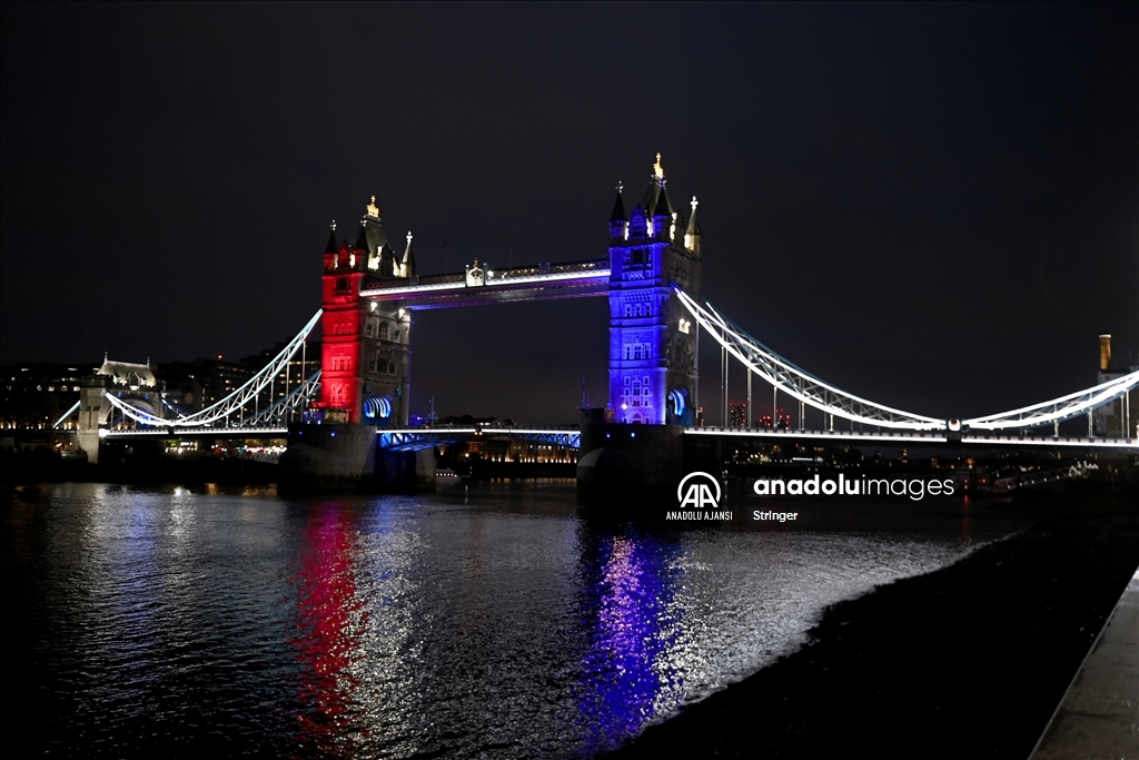 Tower Bridge ve The Shard İngiltere Kralı 3. Charles'ın taç giyme ...