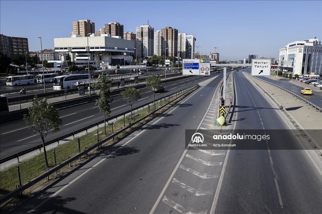 İstanbul'da trafik yoğunluğu - Anadolu Ajansı
