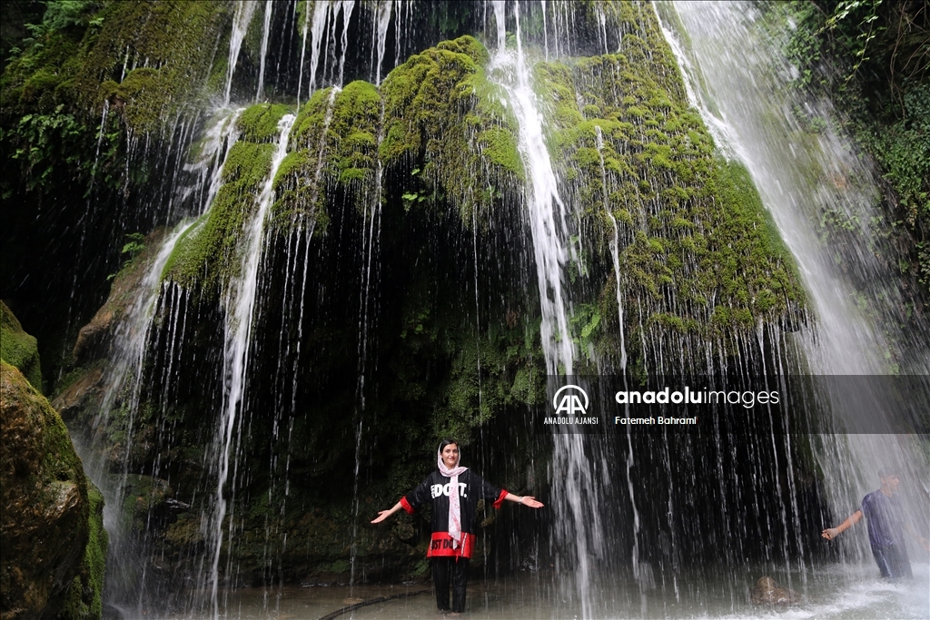 İran'ın Gülistan eyaletinde yaşayanlar bayramın tadını şelaleleriyle ...