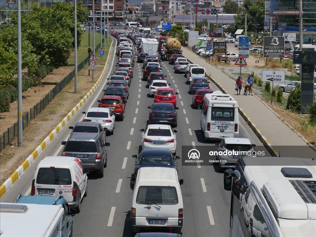 Tatilciler dönüş yolunda