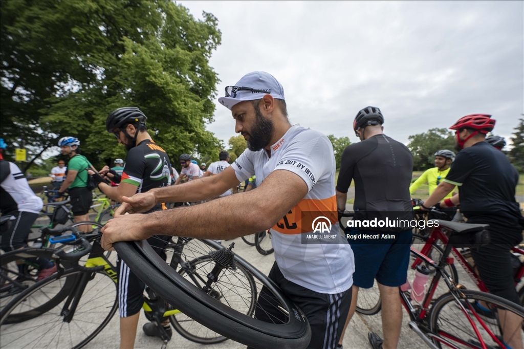 Muslim cyclists in UK pedal for a cause - Anadolu Ajansı
