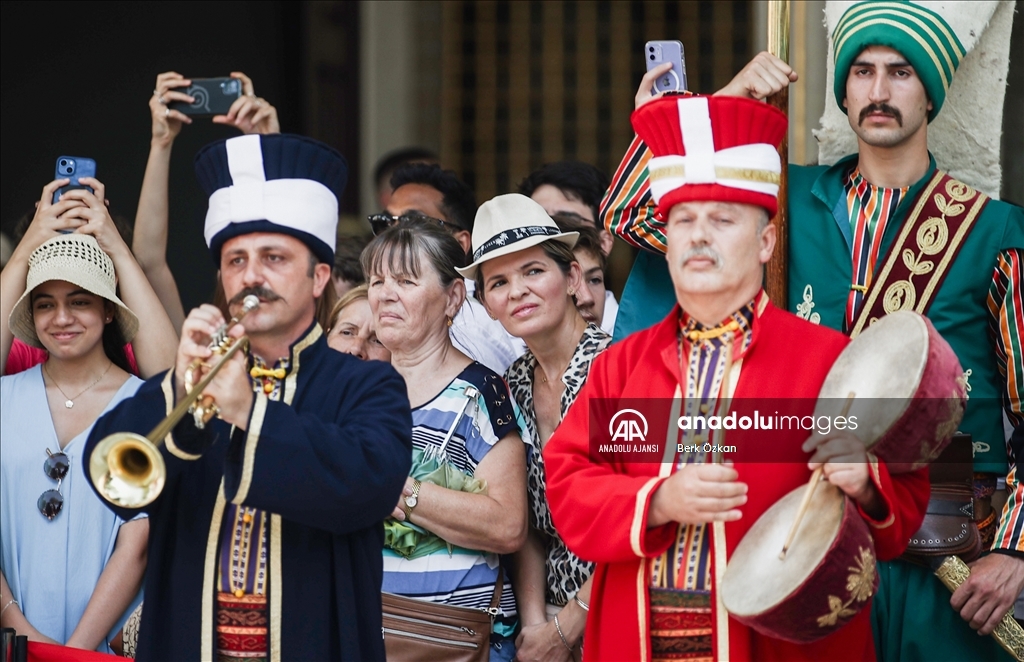 Milli Savunma Bakanlığı Mehteran Birliği Topkapı Sarayı'nda gösteri ...