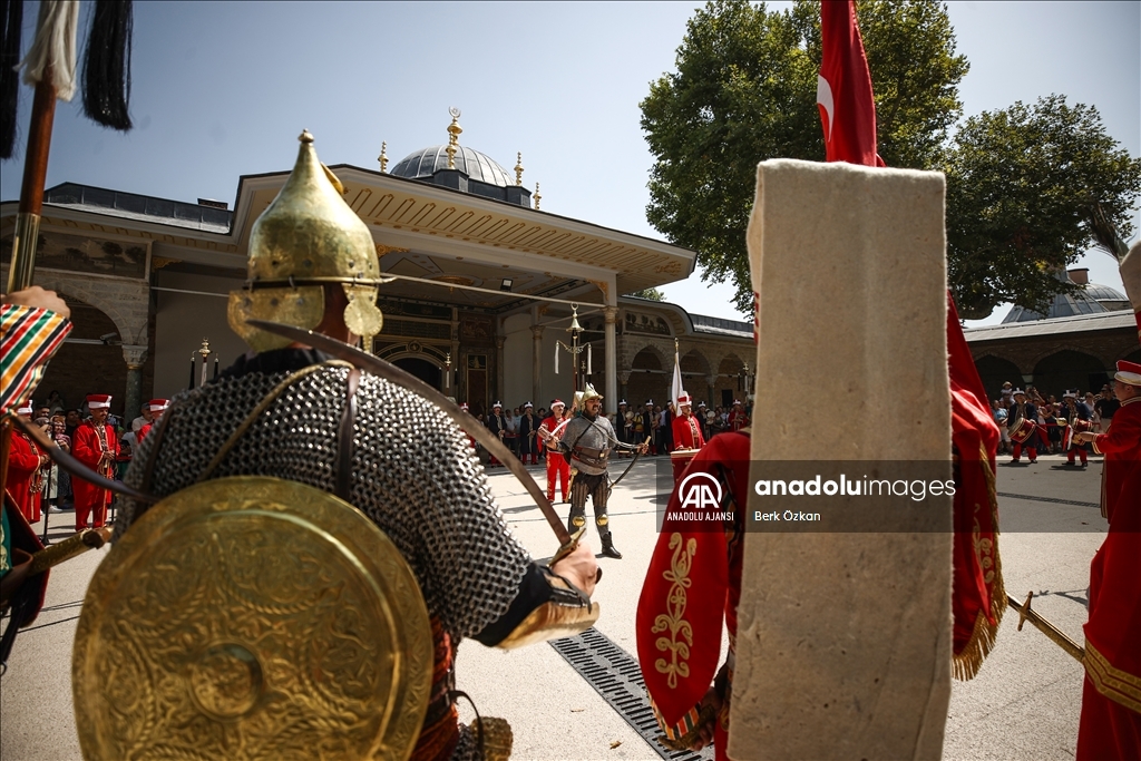 Milli Savunma Bakanlığı Mehteran Birliği Topkapı Sarayı'nda gösteri ...