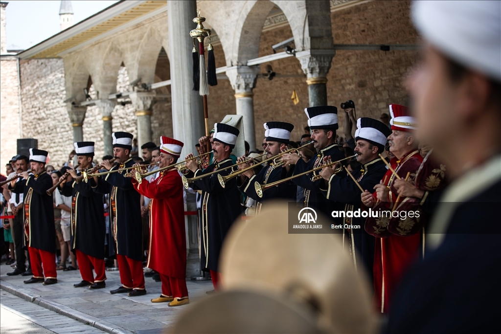 Milli Savunma Bakanlığı Mehteran Birliği Topkapı Sarayı'nda gösteri ...