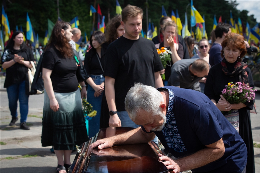 Ukrayna'lı gazeteci Dmitry Rybakov için cenaze töreni düzenlendi ...