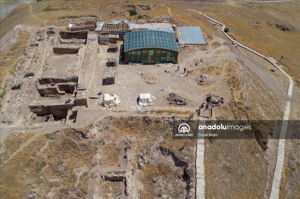 Ayanis Kalesi'nde 36 yıldır yürütülen kazılar, Urartular dönemine ışık ...