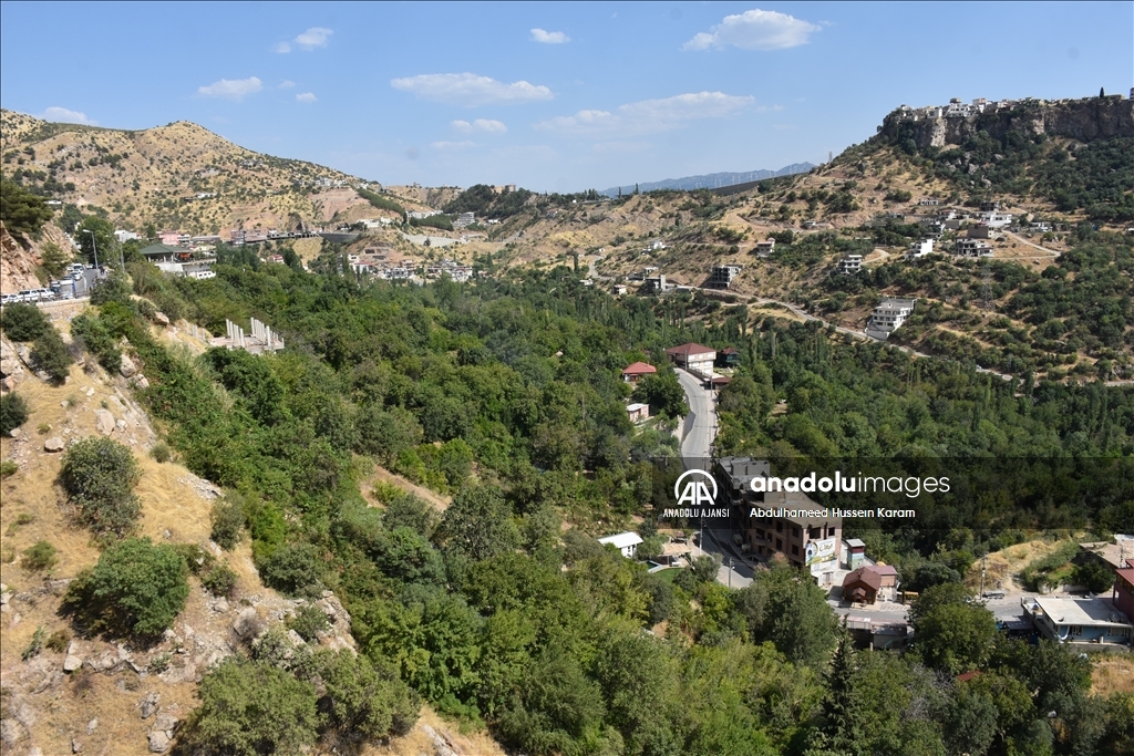 Irak'ta sıcaktan bunalanlar soluğu turistik yerlerde aldı - Anadolu Ajansı