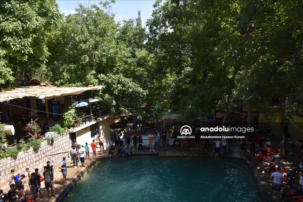 Irak'ta sıcaktan bunalanlar soluğu turistik yerlerde aldı - Anadolu Ajansı