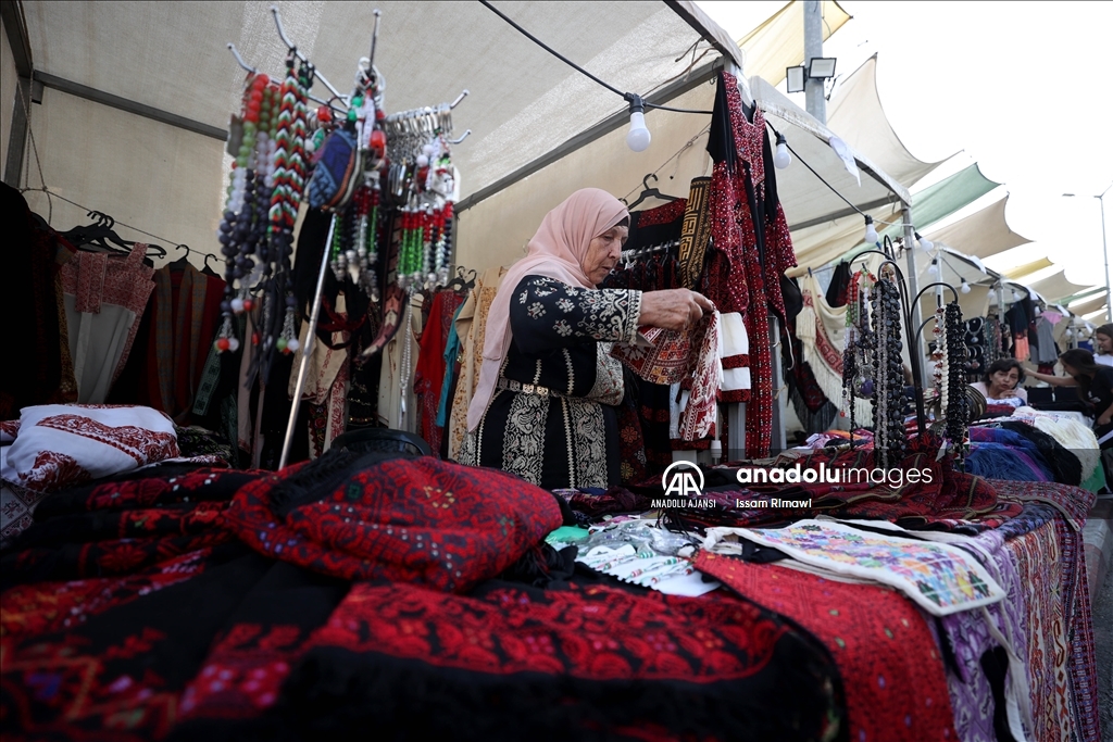 Ramallah'ta "Al Harajah" pazarı - Anadolu Ajansı