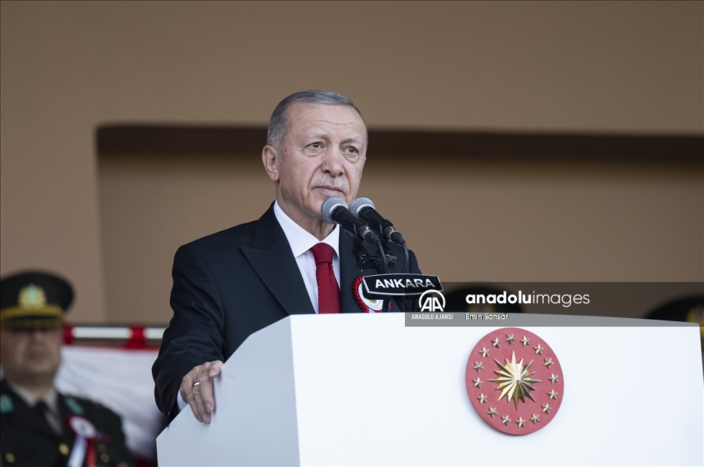 Kara Harp Okulu Diploma Alma ve Sancak Devir Teslim Töreni - Anadolu Ajansı