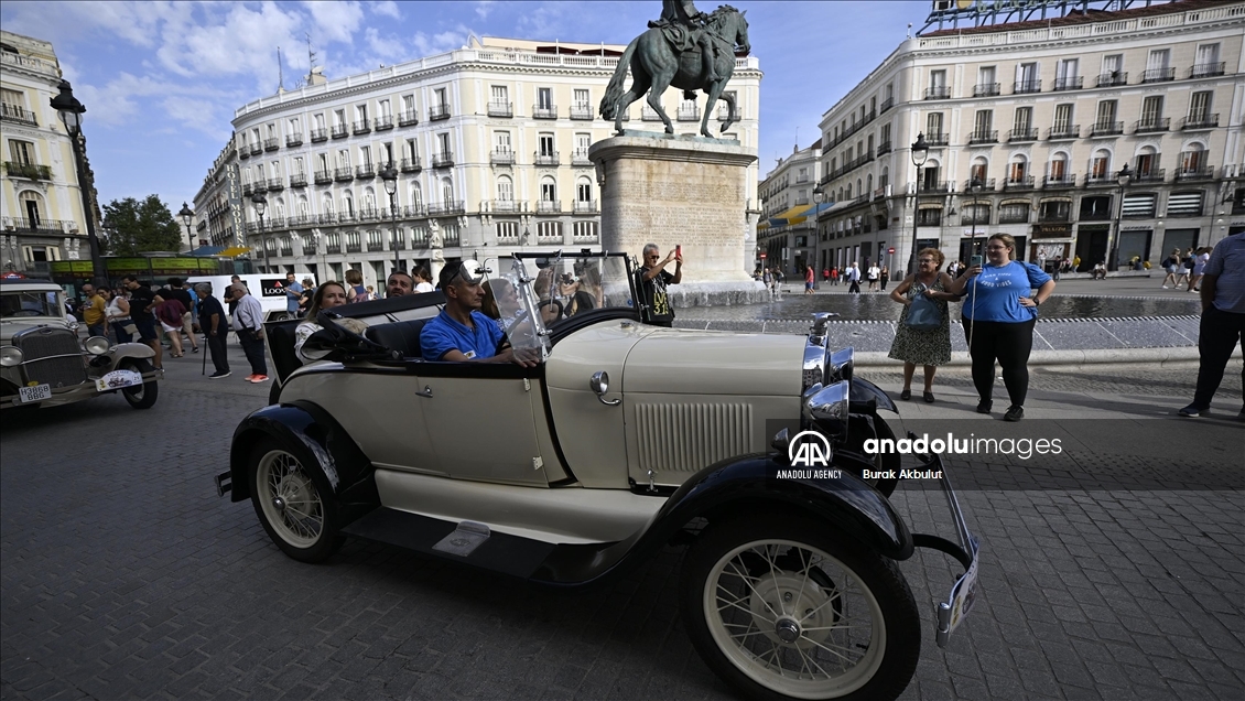 City tour of classic cars in Madrid - Anadolu Ajansı