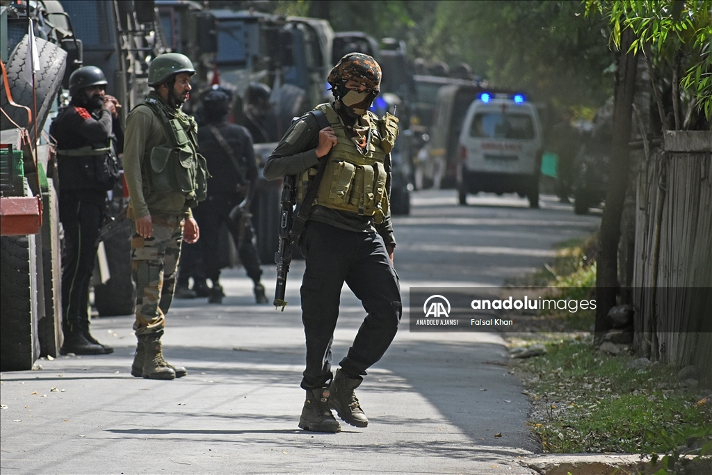 Cammu Keşmir'de silahlı çatışmalar - Anadolu Ajansı
