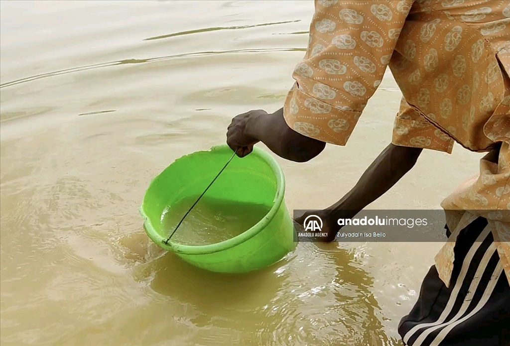 Walking kilometers to access clean water in Nigeria's Kano - Anadolu Ajansı