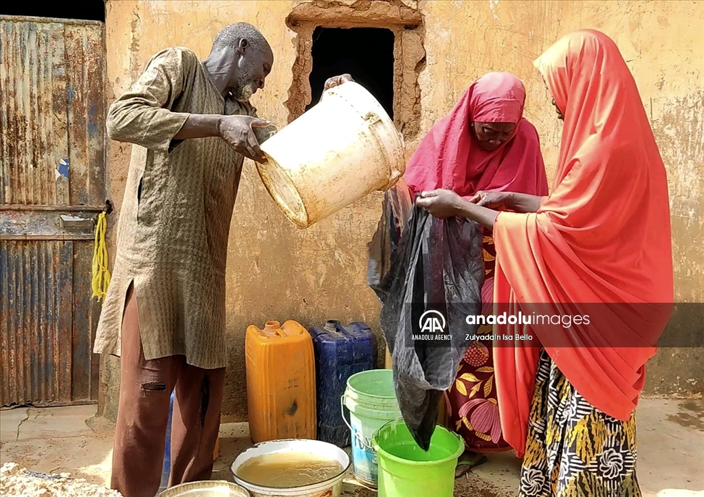 Walking kilometers to access clean water in Nigeria's Kano - Anadolu Ajansı