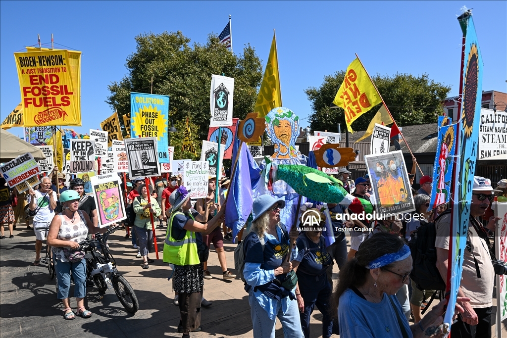 California'da iklim değişikliği aktivistleri protesto düzenledi ...