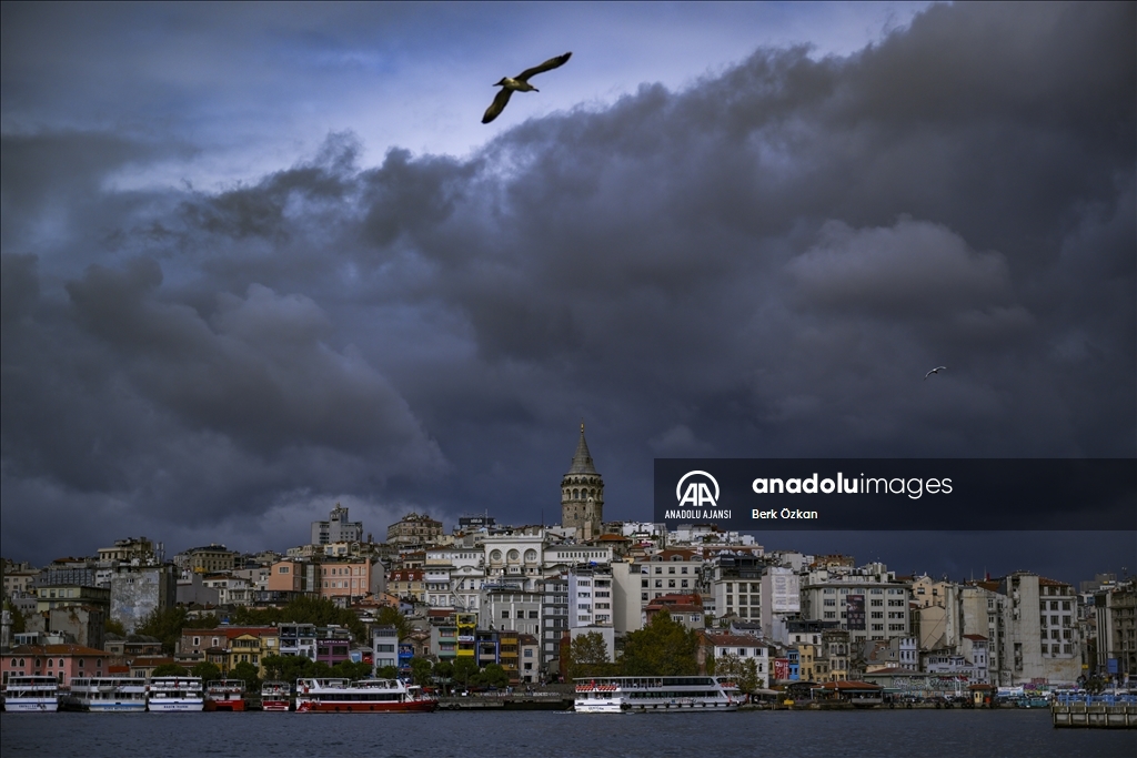 İstanbul'da bulutlu hava - Anadolu Ajansı