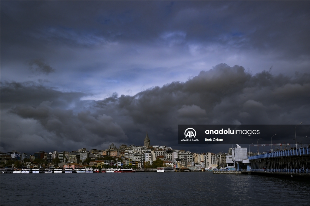İstanbul'da bulutlu hava - Anadolu Ajansı