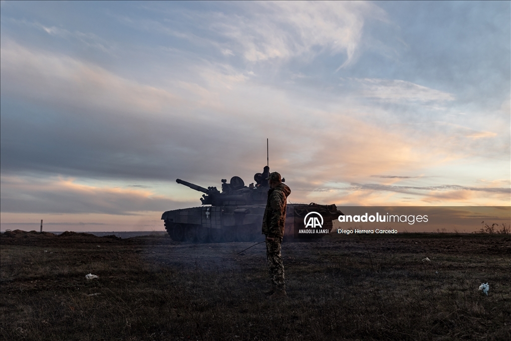 Ukrayna ordusuna bağlı zırhlı birlikler eğitim ve hazırlık ...