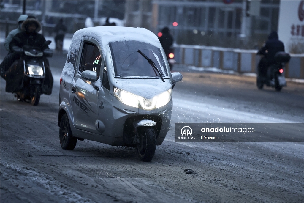 Pekin'de kar yağışı - Anadolu Ajansı