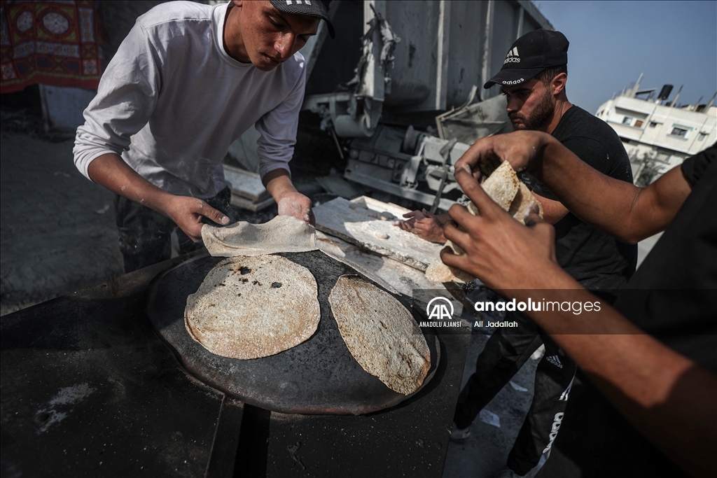Gazze'de günlük yaşam savaşın gölgesinde devam ediyor - Anadolu Ajansı