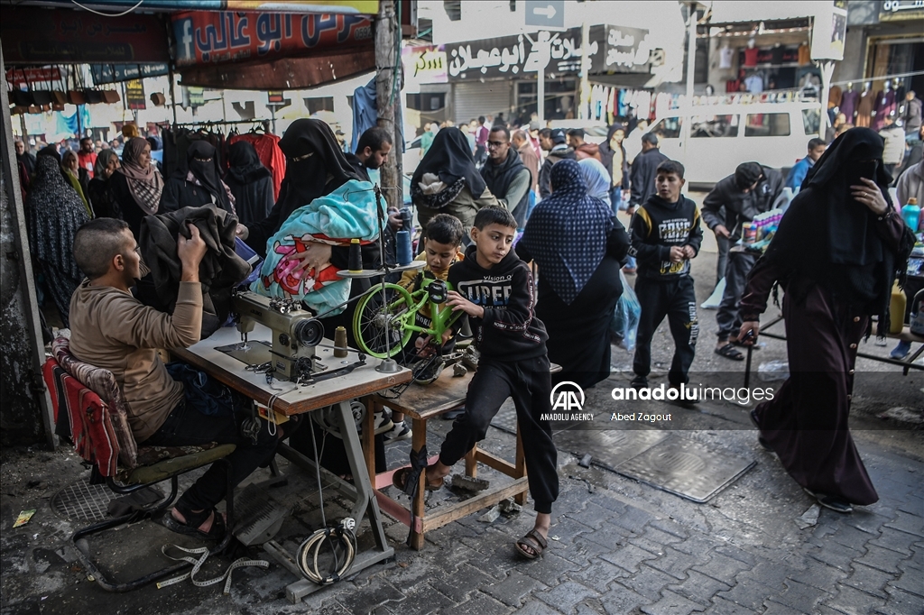 Palestinian tailor develops his own version of treadle sewing machine ...