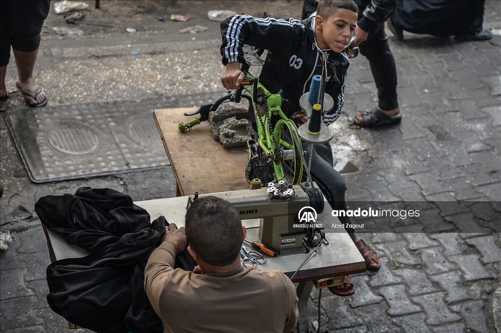 Palestinian tailor develops his own version of treadle sewing machine ...