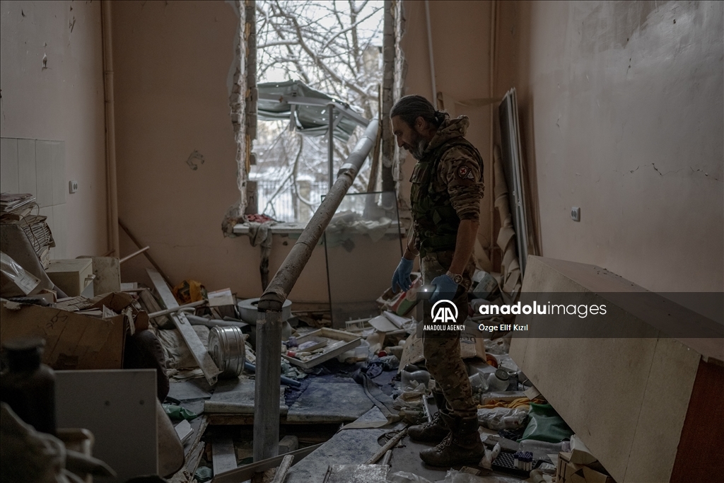 Ukrainian military medical personnel treat wounded soldiers in Bakhmut ...