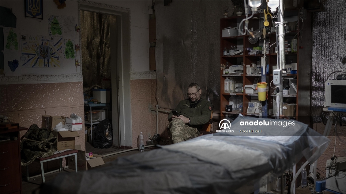 Ukrainian military medical personnel treat wounded soldiers in Bakhmut ...