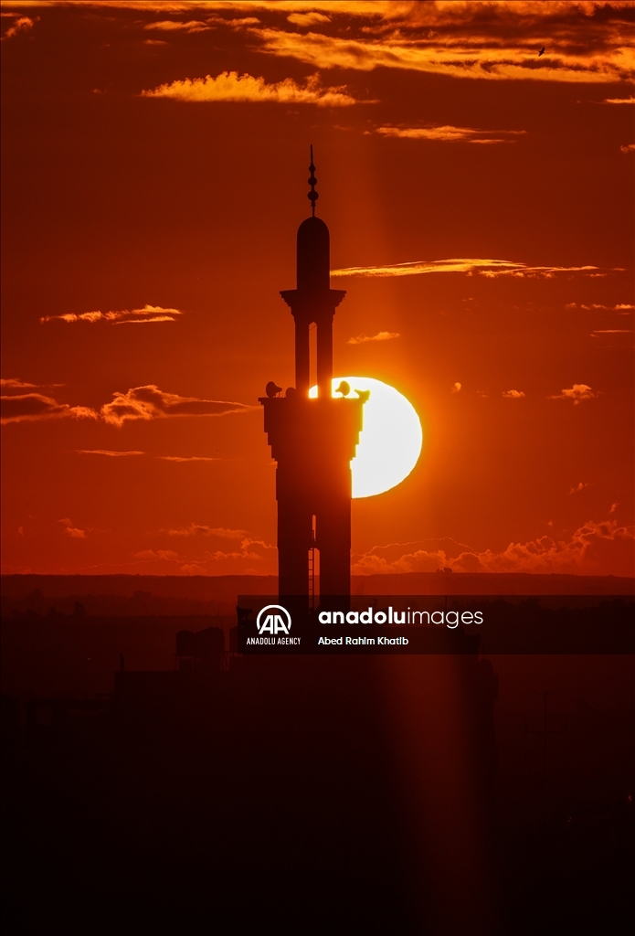 Sunset in Gaza amid Israeli attacks - Anadolu Ajansı