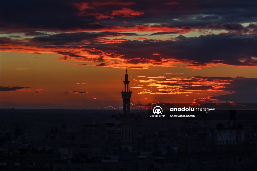 Sunset in Gaza amid Israeli attacks - Anadolu Ajansı