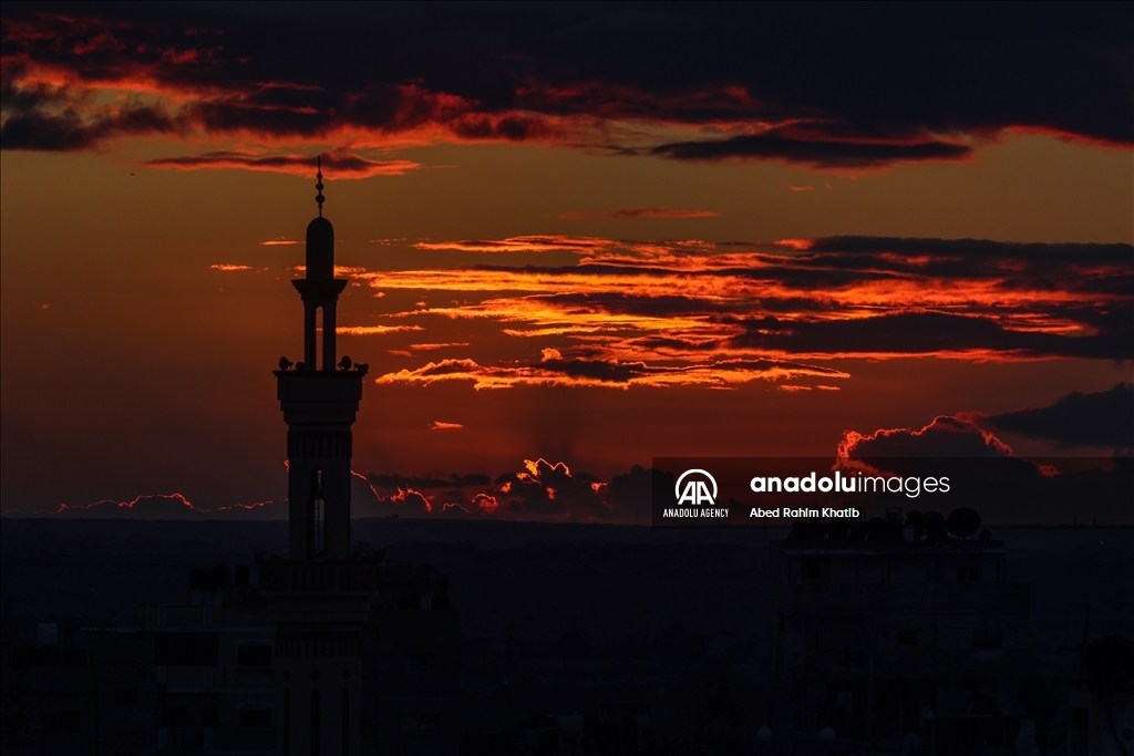 Sunset in Gaza amid Israeli attacks - Anadolu Ajansı