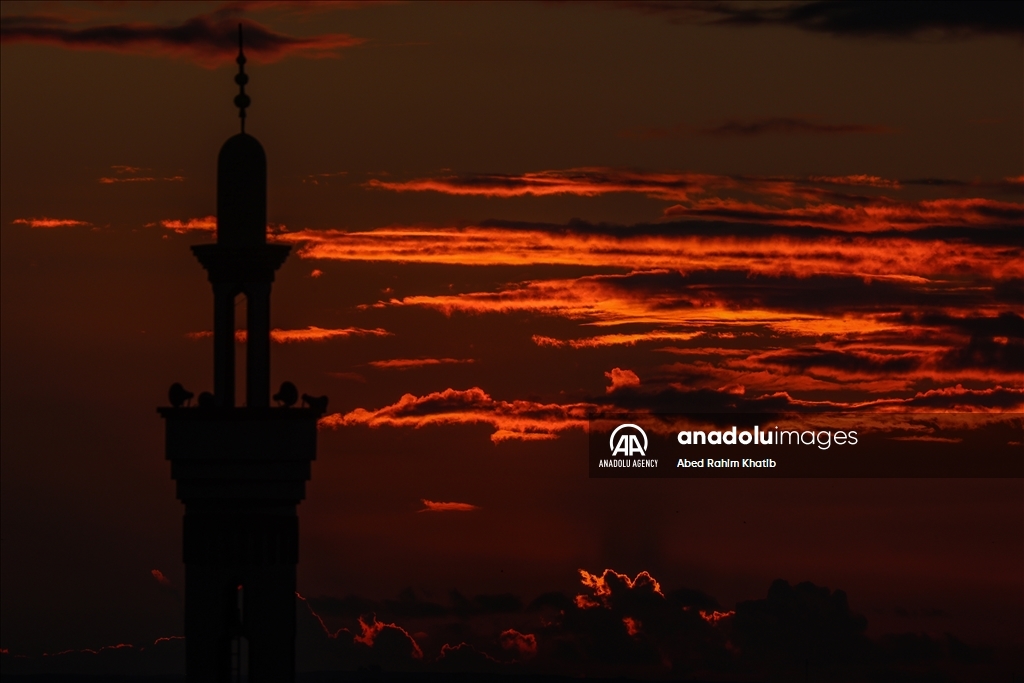 Sunset in Gaza amid Israeli attacks - Anadolu Ajansı