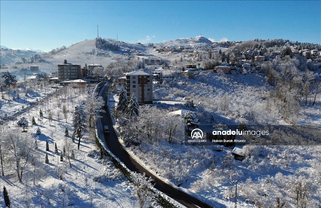 Trabzon'un yüksek kesimlerinde kar etkili oldu - Anadolu Ajansı