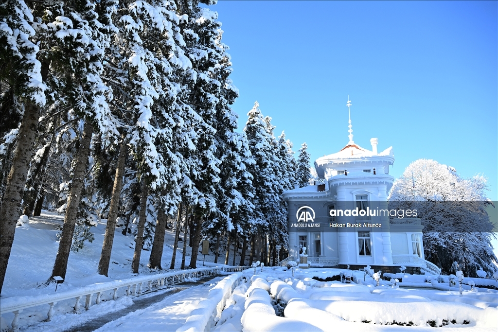 Trabzon'un yüksek kesimlerinde kar etkili oldu - Anadolu Ajansı