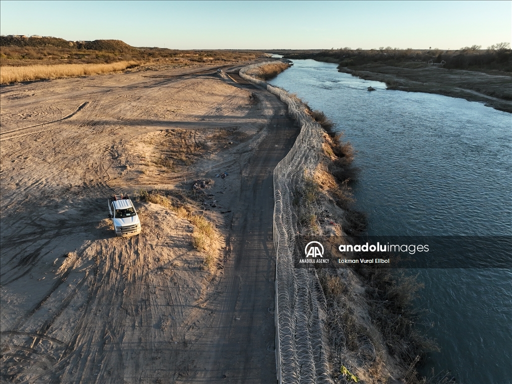Security measures on Mexico-US border in Eagle Pass, Texas - Anadolu Ajansı
