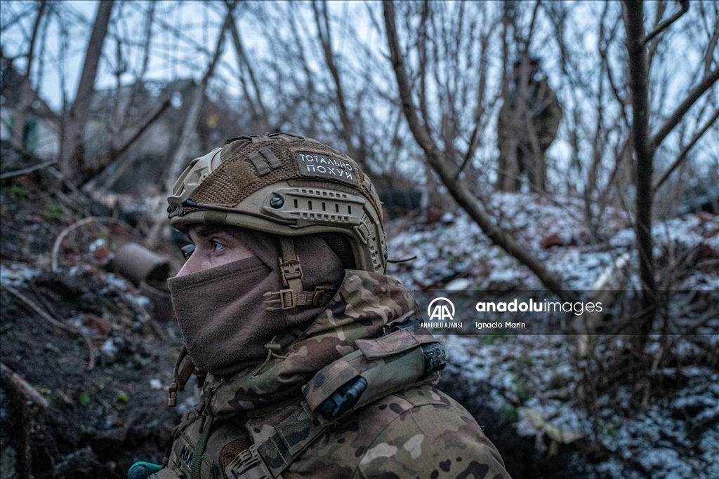 Ukrayna'nın Kreminna bölgesinde askeri hareketlilik sürüyor - Anadolu ...