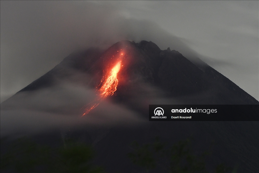 Merapi Yanardağı'nda volkanik hareketlilik - Anadolu Ajansı