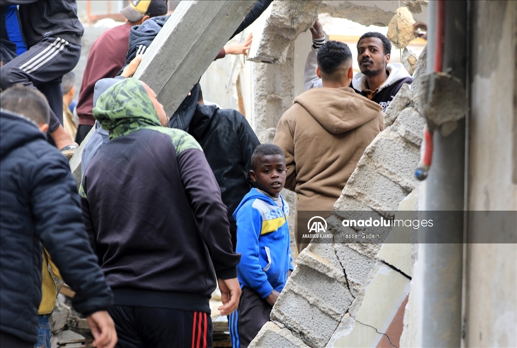 İsrail ordusu Refah'taki Cargun ailesinin evine saldırı düzenledi ...