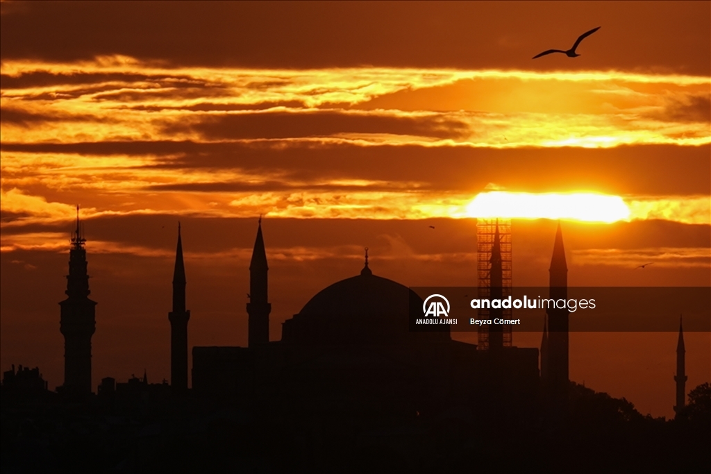 İstanbul'da gün batımı - Anadolu Ajansı